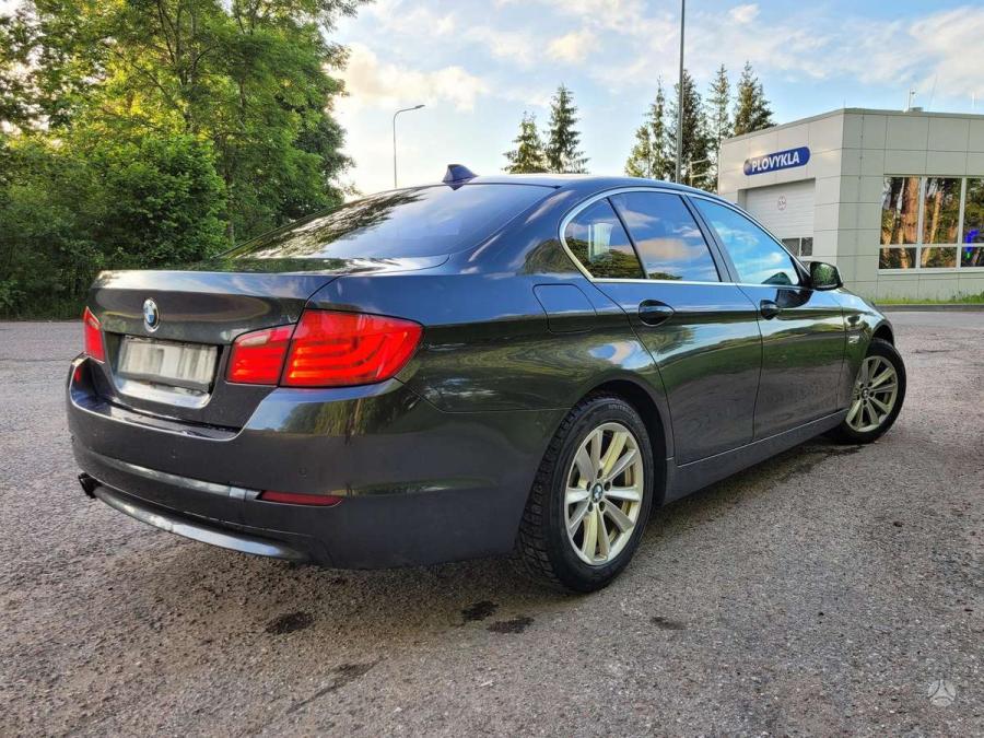 Pelēks BMW 520 2010 Klaipėda, ar dzinēja tilpumu 2.00 L un nobraukumu 310 tūkst. km par 5000 €, foto 5 vietnē AUTOMOTO.COM.LV
