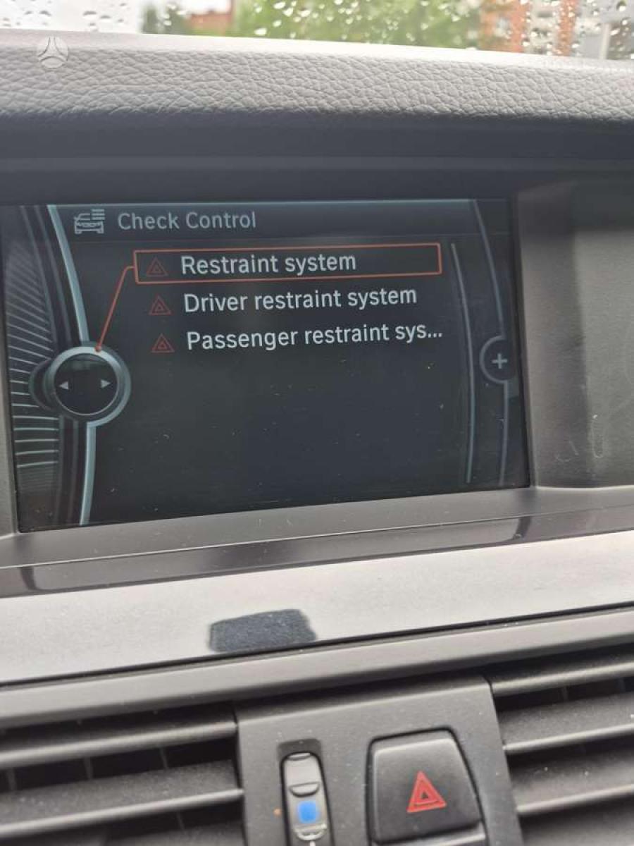 Pelēks BMW 520 2010 Klaipėda, ar dzinēja tilpumu 2.00 L un nobraukumu 310 tūkst. km par 5000 €, foto 22 vietnē AUTOMOTO.COM.LV