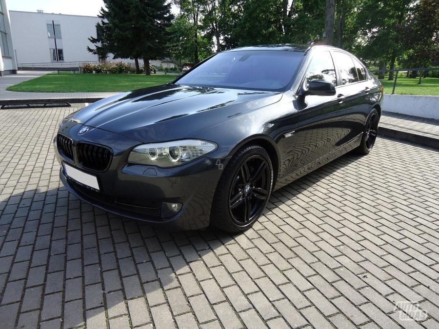 Pelēks BMW 520 2010 Jurbarkas, ar dzinēja tilpumu 2.00 L un nobraukumu 278 tūkst. km par 6700 €, foto 4 vietnē AUTOMOTO.COM.LV