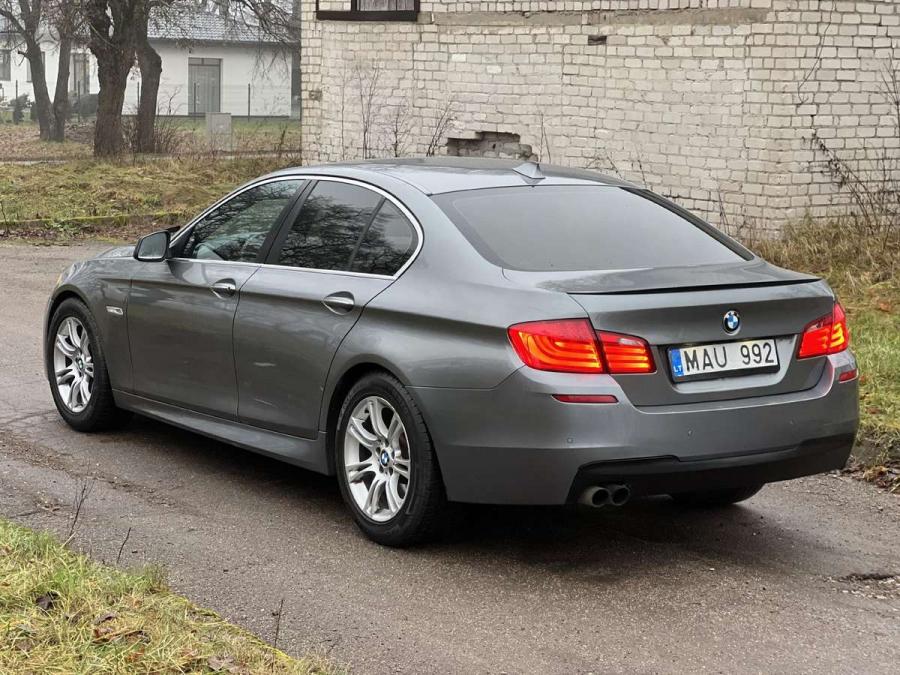 Grey BMW 520 2011 in Vilnius, with an engine capacity of 2.00 L and mileage of 355 thousand km for 7150 €, photo 3 on AUTOMOTO.COM.LV