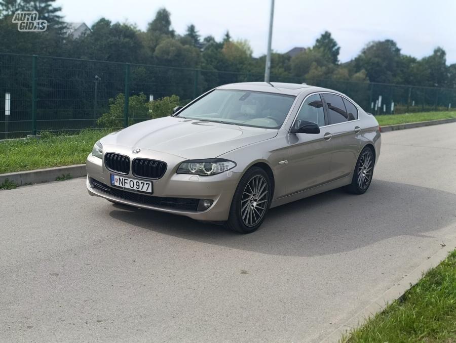 Grey BMW 520 2011 in Kaunas, with an engine capacity of 2.00 L and mileage of 275 thousand km for 5500 €, photo 3 on AUTOMOTO.COM.LV