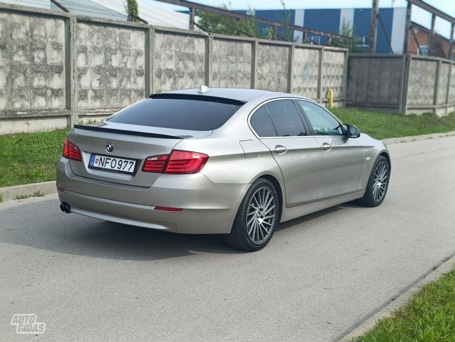 Grey BMW 520 2011 in Kaunas, with an engine capacity of 2.00 L and mileage of 275 thousand km for 5500 €, photo 6 on AUTOMOTO.COM.LV