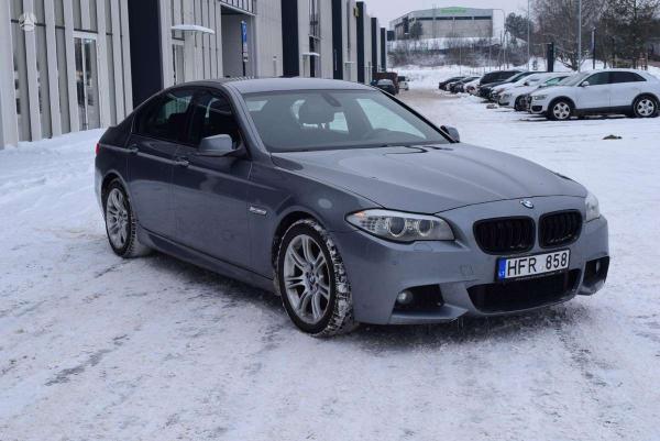 Pelēks BMW 520 2011 Viļņa, ar dzinēja tilpumu 2.00 L un nobraukumu 306 tūkst. km par 11000 €, foto 3 vietnē AUTOMOTO.COM.LV