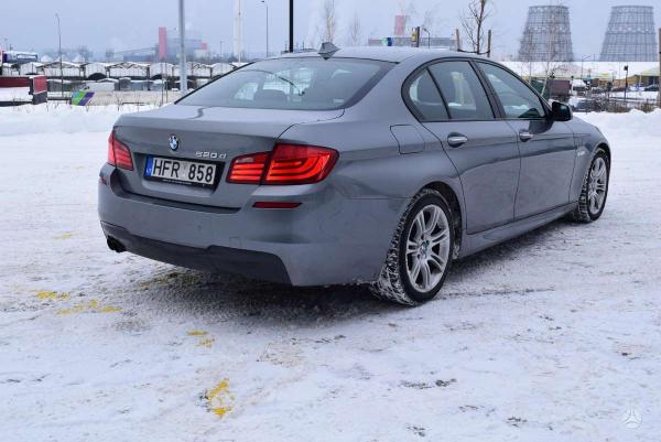 Grey BMW 520 2011 in Vilnius, with an engine capacity of 2.00 L and mileage of 306 thousand km for 11000 €, photo 5 on AUTOMOTO.COM.LV