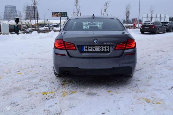 Grey BMW 520 2011 in Vilnius, with an engine capacity of 2.00 L and mileage of 306 thousand km for 11000 €, photo 6 on AUTOMOTO.COM.LV