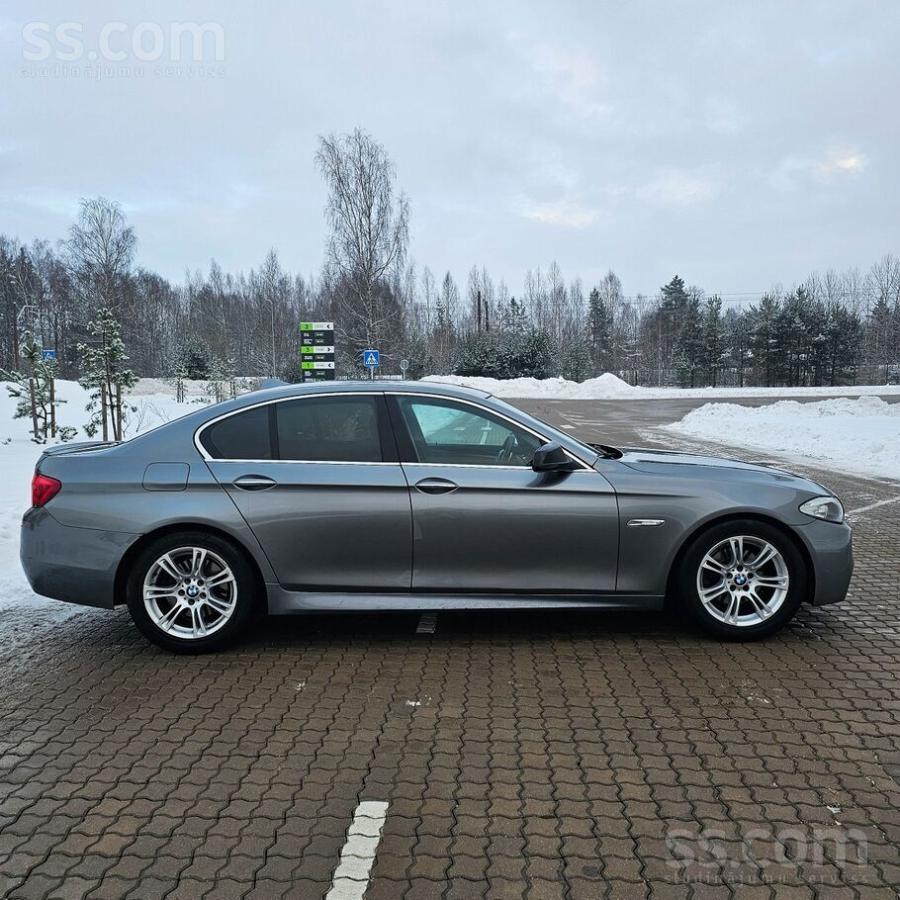 Grey BMW 520 2011 in Riga, with an engine capacity of 2.00 L and mileage of 0 thousand km for 9650 €, photo 4 on AUTOMOTO.COM.LV