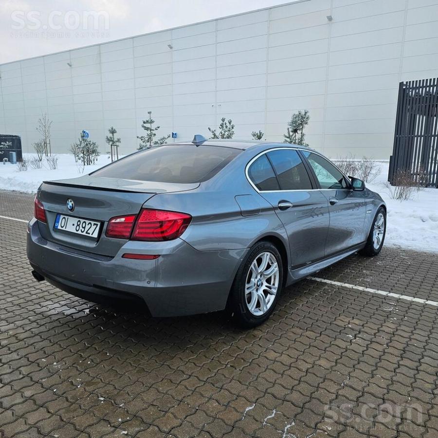 Grey BMW 520 2011 in Riga, with an engine capacity of 2.00 L and mileage of 0 thousand km for 9650 €, photo 5 on AUTOMOTO.COM.LV