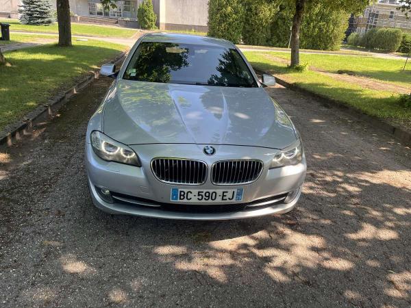 Grey BMW 520 2011 in Raseiniai, with an engine capacity of 2.00 L and mileage of 308 thousand km for 7600 €, photo 8 on AUTOMOTO.COM.LV