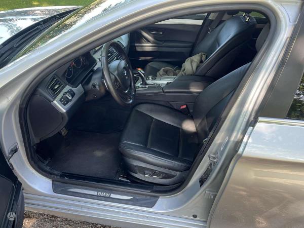 Серый БМВ 520 2011 в Расейняй, объемом двигателя 2.00 л и пробегом 308 тыс. км за 7600 €, фото 9 на AUTOMOTO.COM.LV