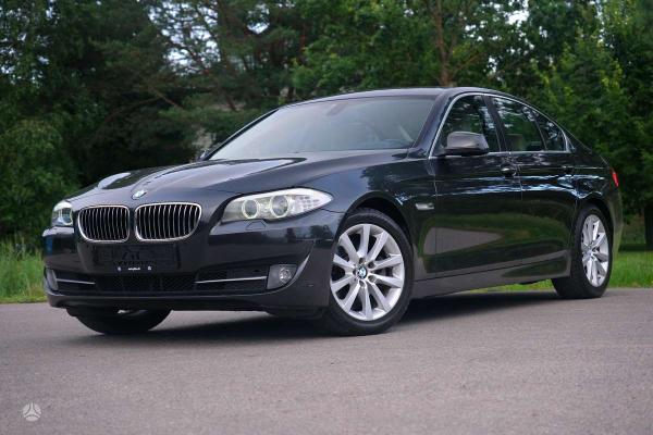 Grey BMW 520 2011 in Kaunas, with an engine capacity of 2.00 L and mileage of 350 thousand km for 7000 €, photo 2 on AUTOMOTO.COM.LV