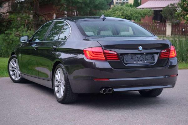 Grey BMW 520 2011 in Kaunas, with an engine capacity of 2.00 L and mileage of 350 thousand km for 7000 €, photo 5 on AUTOMOTO.COM.LV