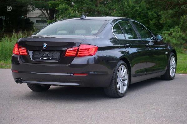 Grey BMW 520 2011 in Kaunas, with an engine capacity of 2.00 L and mileage of 350 thousand km for 7000 €, photo 6 on AUTOMOTO.COM.LV