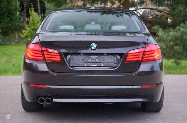 Grey BMW 520 2011 in Kaunas, with an engine capacity of 2.00 L and mileage of 350 thousand km for 7000 €, photo 8 on AUTOMOTO.COM.LV