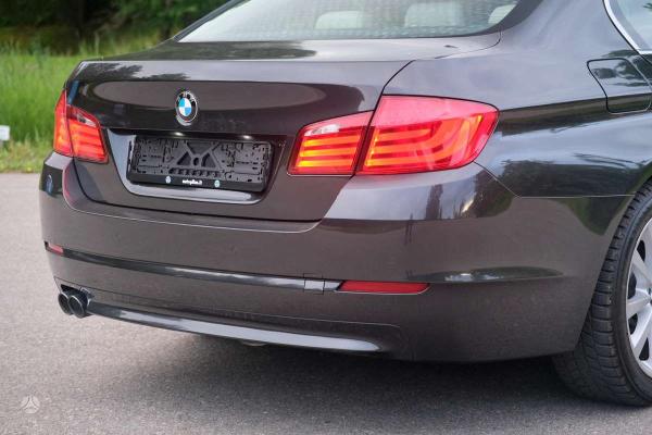 Grey BMW 520 2011 in Kaunas, with an engine capacity of 2.00 L and mileage of 350 thousand km for 7000 €, photo 9 on AUTOMOTO.COM.LV