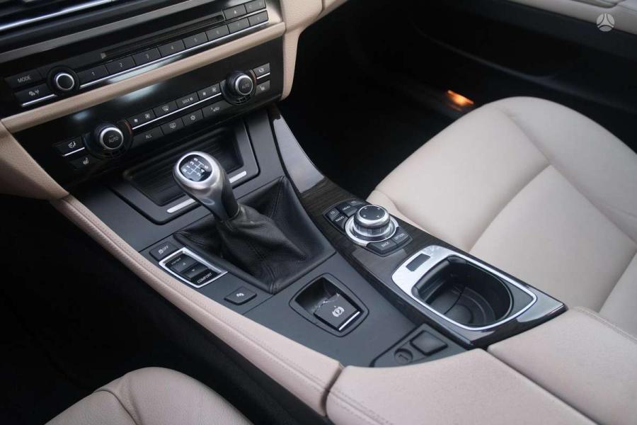 Pelēks BMW 520 2011 Kauņa, ar dzinēja tilpumu 2.00 L un nobraukumu 350 tūkst. km par 7000 €, foto 33 vietnē AUTOMOTO.COM.LV