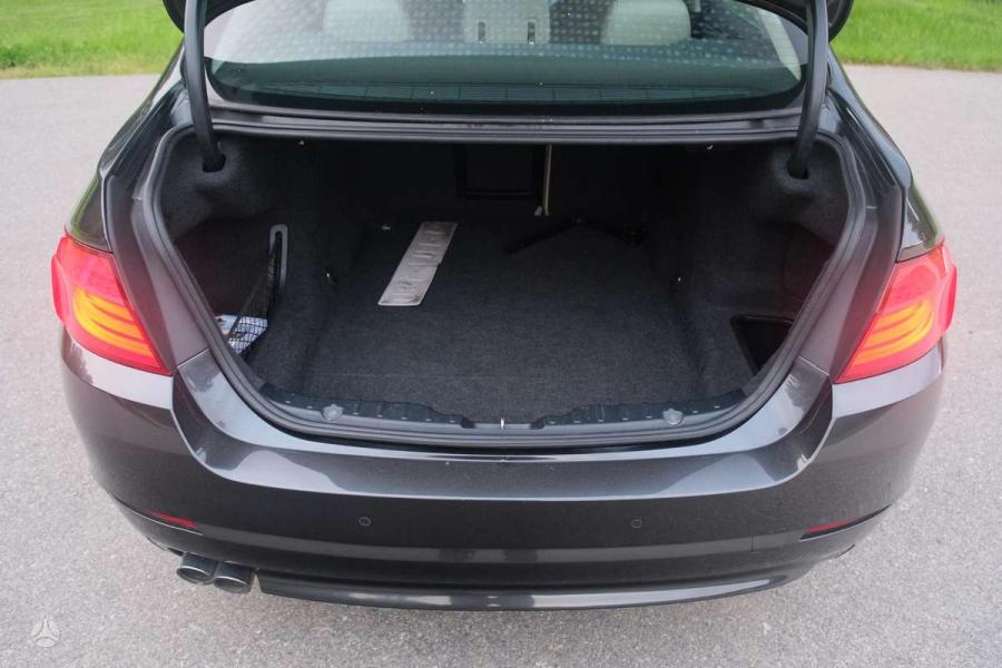 Pelēks BMW 520 2011 Kauņa, ar dzinēja tilpumu 2.00 L un nobraukumu 350 tūkst. km par 7000 €, foto 35 vietnē AUTOMOTO.COM.LV