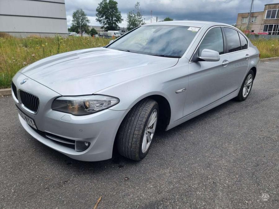 Grey BMW 520 2011 in Jonava, with an engine capacity of 2.00 L and mileage of 156 thousand km for 2799 €, photo 5 on AUTOMOTO.COM.LV