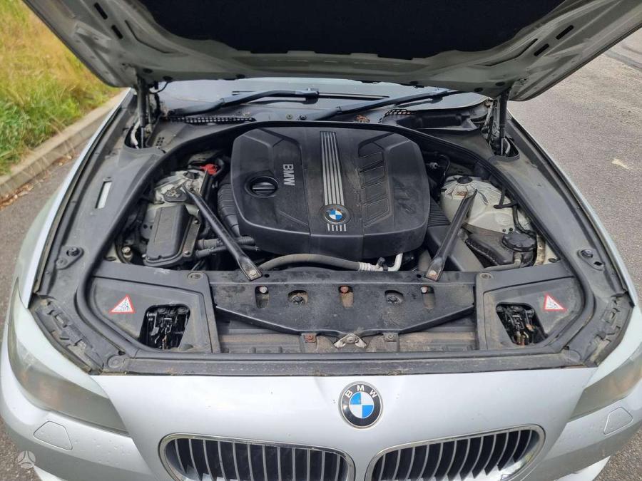 Grey BMW 520 2011 in Jonava, with an engine capacity of 2.00 L and mileage of 156 thousand km for 2799 €, photo 12 on AUTOMOTO.COM.LV