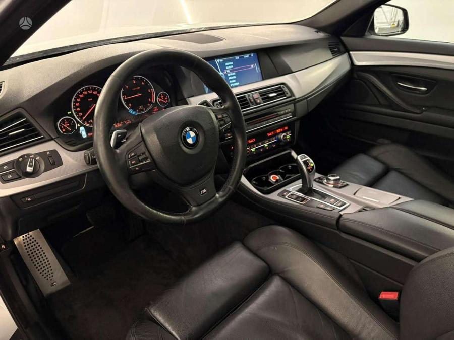 Grey BMW 520 2011 in Marijampole, with an engine capacity of 2.00 L and mileage of 183 thousand km for 9999 €, photo 3 on AUTOMOTO.COM.LV