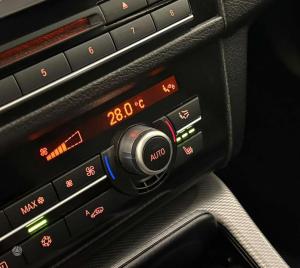 Grey BMW 520 2011 in Marijampole, with an engine capacity of 2.00 L and mileage of 183 thousand km for 9999 €, photo 12 on AUTOMOTO.COM.LV