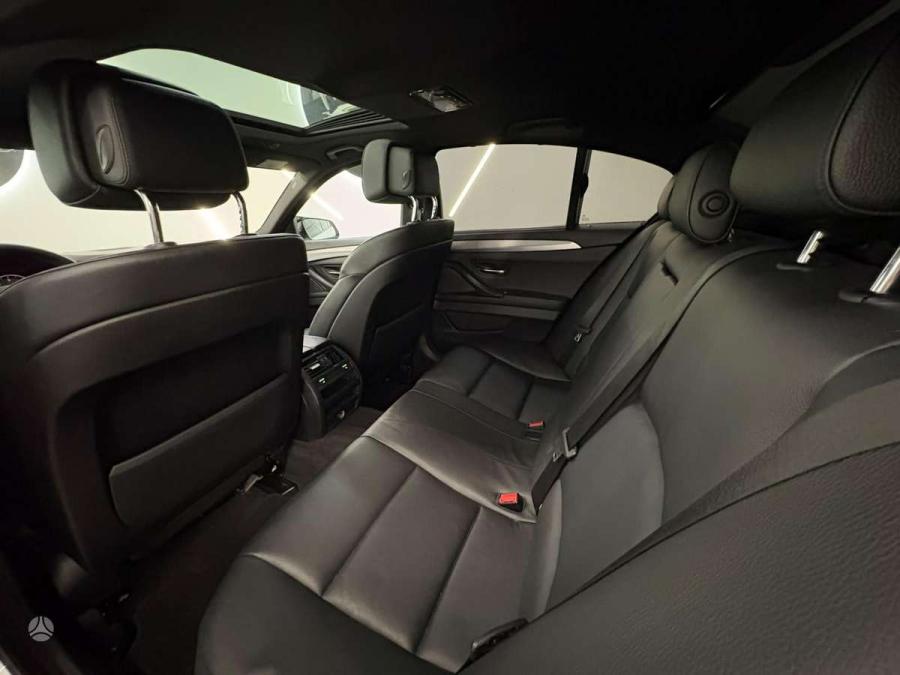 Grey BMW 520 2011 in Marijampole, with an engine capacity of 2.00 L and mileage of 183 thousand km for 9999 €, photo 21 on AUTOMOTO.COM.LV