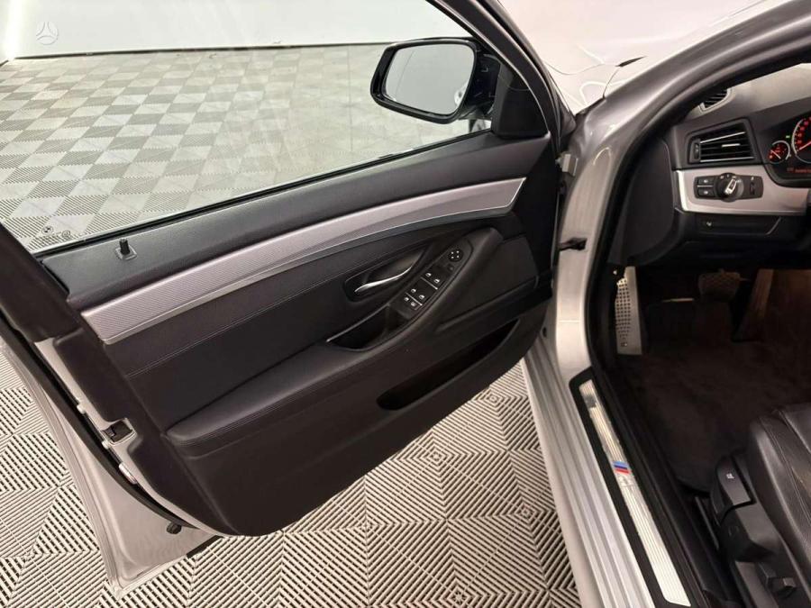 Grey BMW 520 2011 in Marijampole, with an engine capacity of 2.00 L and mileage of 183 thousand km for 9999 €, photo 26 on AUTOMOTO.COM.LV