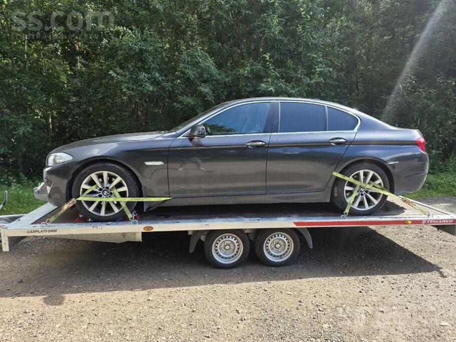 Grey BMW 520 2011 in Riga, with an engine capacity of 2.00 L and mileage of 356 thousand km for 3000 €, photo 1 on AUTOMOTO.COM.LV