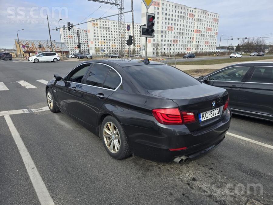Grey BMW 520 2011 in Riga, with an engine capacity of 2.00 L and mileage of 356 thousand km for 3000 €, photo 3 on AUTOMOTO.COM.LV