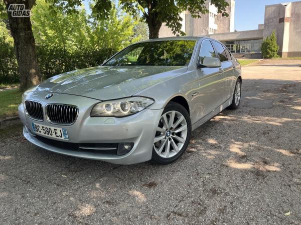 Grey BMW 520 2011 in Raseiniai, with an engine capacity of 2.00 L and mileage of 310 thousand km for 7200 €, photo 9 on AUTOMOTO.COM.LV