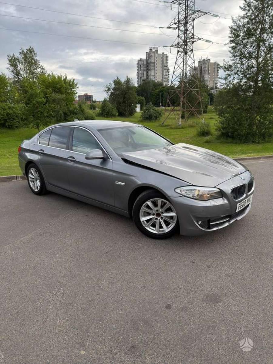Grey BMW 520 2011 in Vilnius, with an engine capacity of 2.00 L and mileage of 162 thousand km for 2599 €, photo 3 on AUTOMOTO.COM.LV