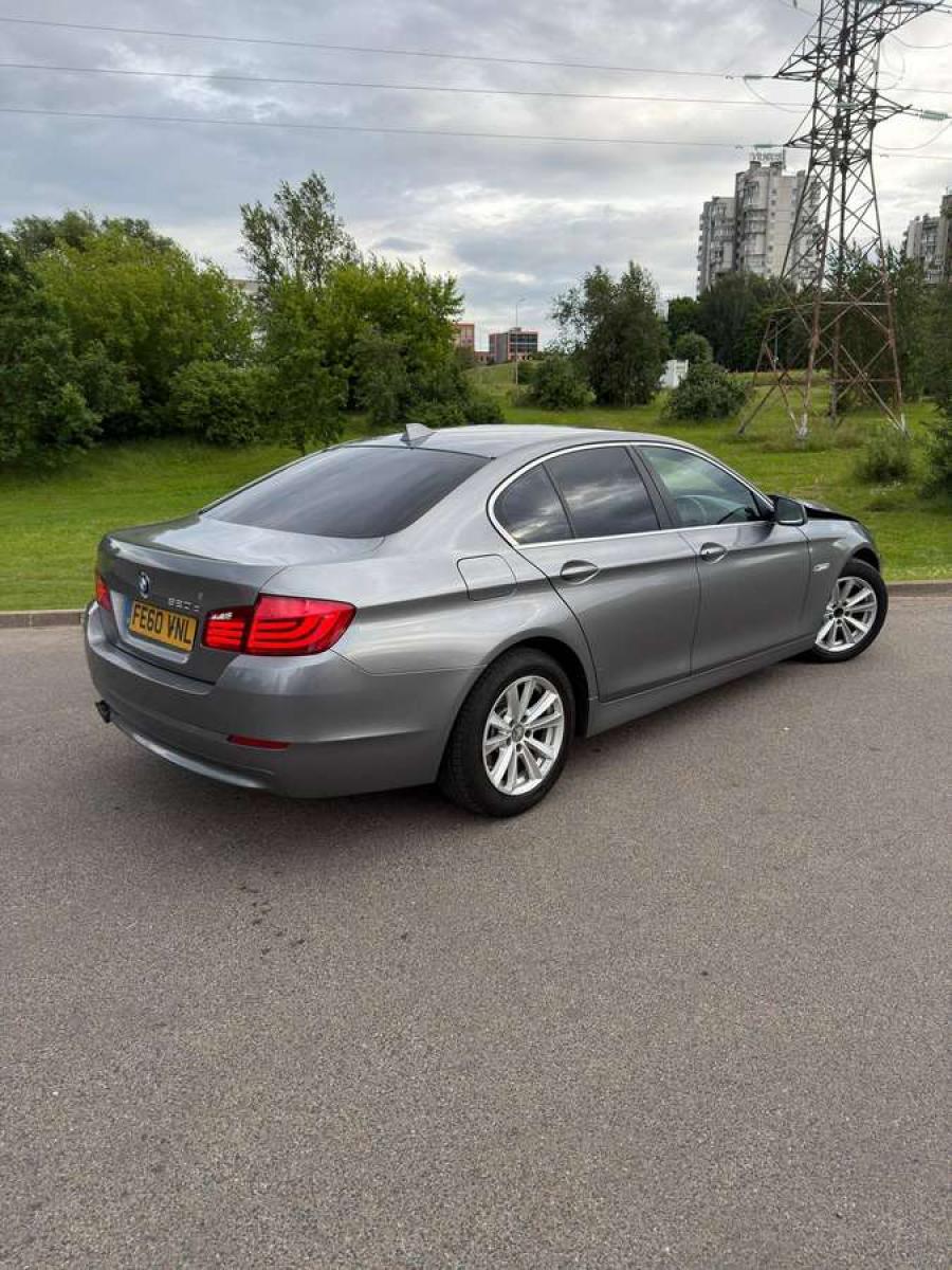 Grey BMW 520 2011 in Vilnius, with an engine capacity of 2.00 L and mileage of 162 thousand km for 2599 €, photo 4 on AUTOMOTO.COM.LV