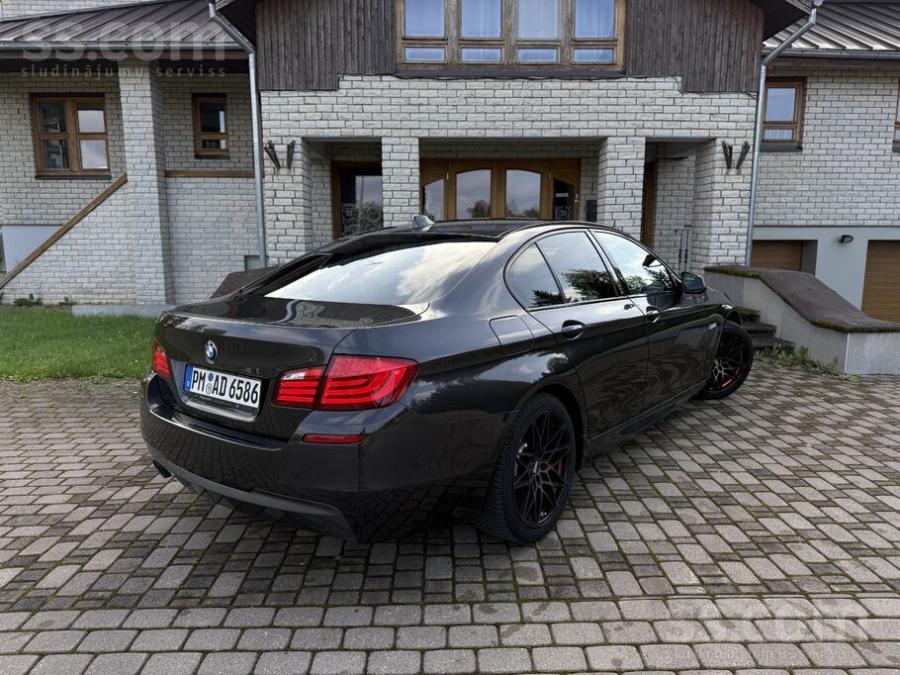 Grey BMW 520 2011 in Cesis, with an engine capacity of 2.00 L and mileage of 280 thousand km for 9990 €, photo 7 on AUTOMOTO.COM.LV