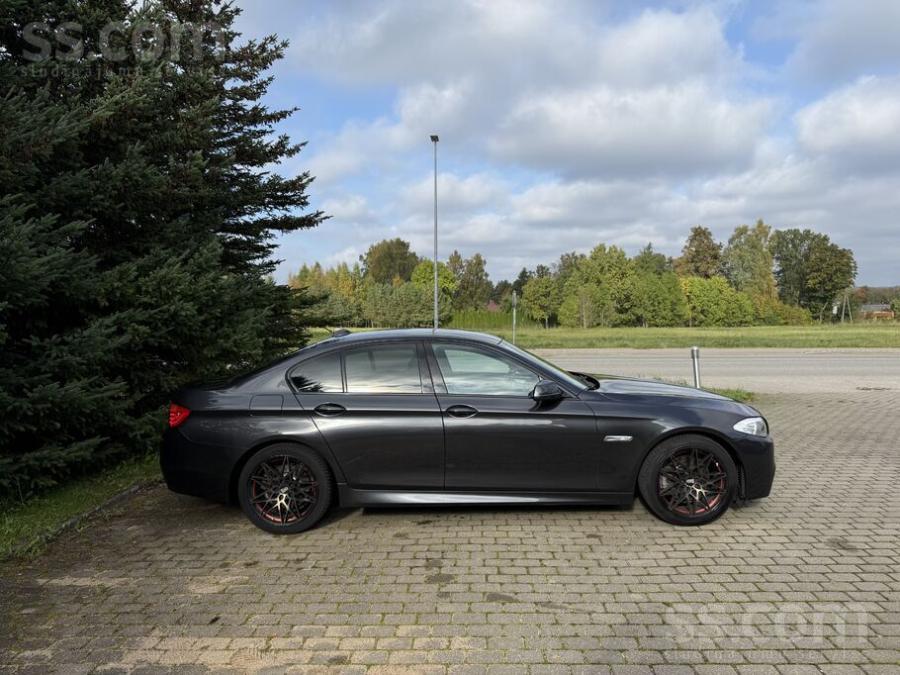 Grey BMW 520 2011 in Cesis, with an engine capacity of 2.00 L and mileage of 280 thousand km for 9990 €, photo 35 on AUTOMOTO.COM.LV