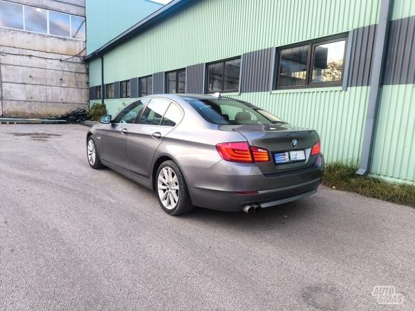 Grey BMW 520 2011 in Kaunas, with an engine capacity of 2.00 L and mileage of 294 thousand km for 7000 €, photo 6 on AUTOMOTO.COM.LV