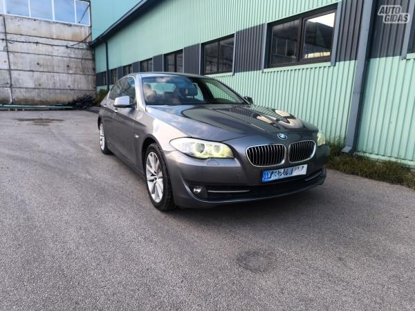Grey BMW 520 2011 in Kaunas, with an engine capacity of 2.00 L and mileage of 294 thousand km for 7000 €, photo 10 on AUTOMOTO.COM.LV