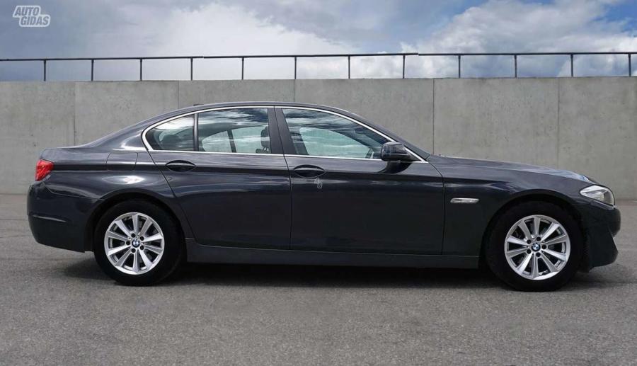 Grey BMW 520 2012 in Vilnius, with an engine capacity of 2.00 L and mileage of 215 thousand km for 10950 €, photo 3 on AUTOMOTO.COM.LV