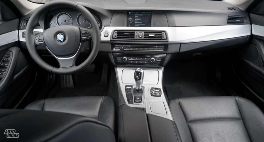 Grey BMW 520 2012 in Vilnius, with an engine capacity of 2.00 L and mileage of 215 thousand km for 10950 €, photo 4 on AUTOMOTO.COM.LV