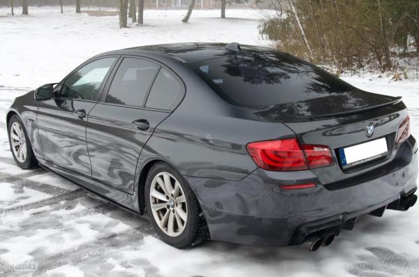 Grey BMW 520 2012 in Vilnius, with an engine capacity of 2.00 L and mileage of 289 thousand km for 11200 €, photo 4 on AUTOMOTO.COM.LV
