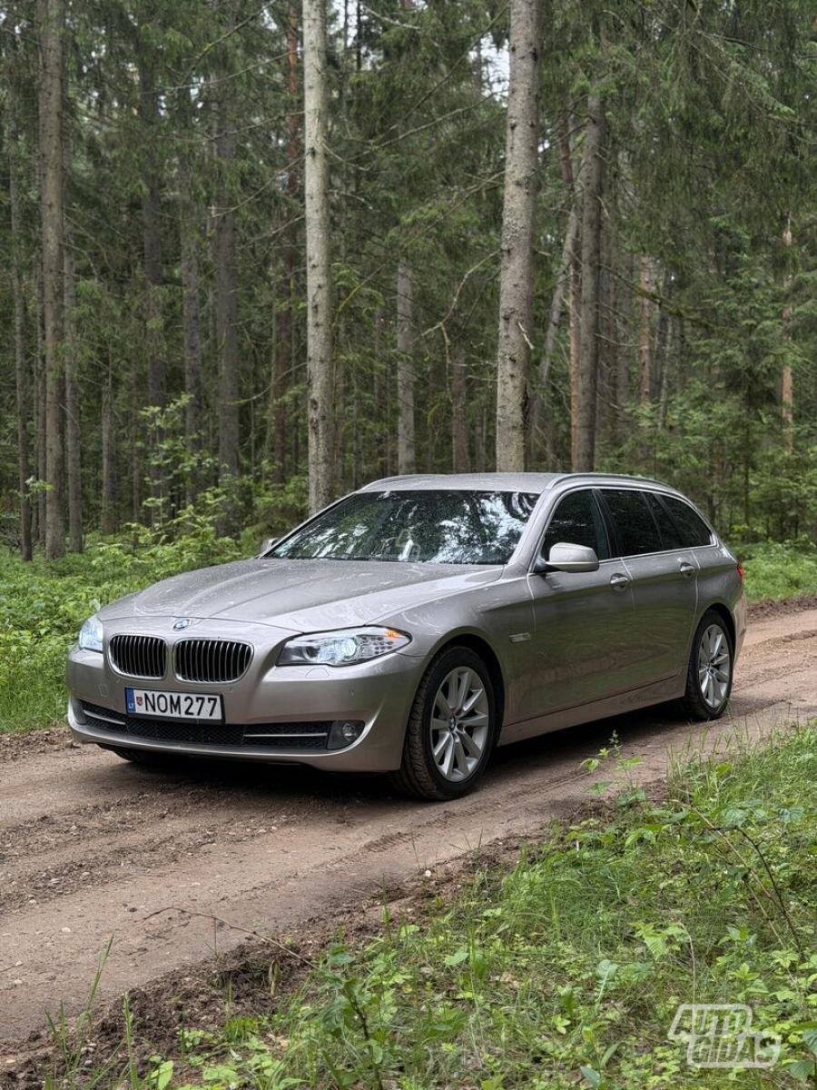 Grey BMW 520 2012 in Kaunas, with an engine capacity of 2.00 L and mileage of 366 thousand km for 8699 €, photo 3 on AUTOMOTO.COM.LV