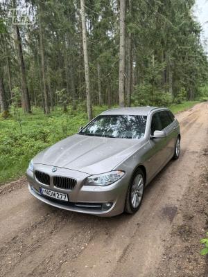 Grey BMW 520 2012 in Kaunas, with an engine capacity of 2.00 L and mileage of 366 thousand km for 8699 €, photo 6 on AUTOMOTO.COM.LV