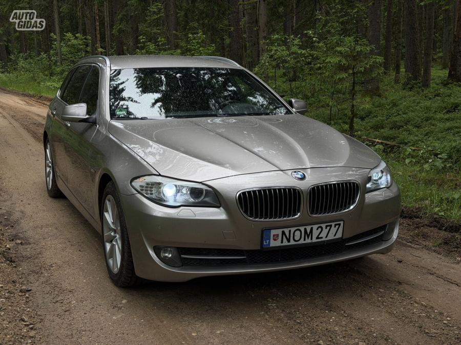 Grey BMW 520 2012 in Kaunas, with an engine capacity of 2.00 L and mileage of 366 thousand km for 8300 €, photo 1 on AUTOMOTO.COM.LV