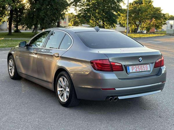 Grey BMW 520 2012 in Jonava, with an engine capacity of 2.00 L and mileage of 330 thousand km for 8500 €, photo 5 on AUTOMOTO.COM.LV