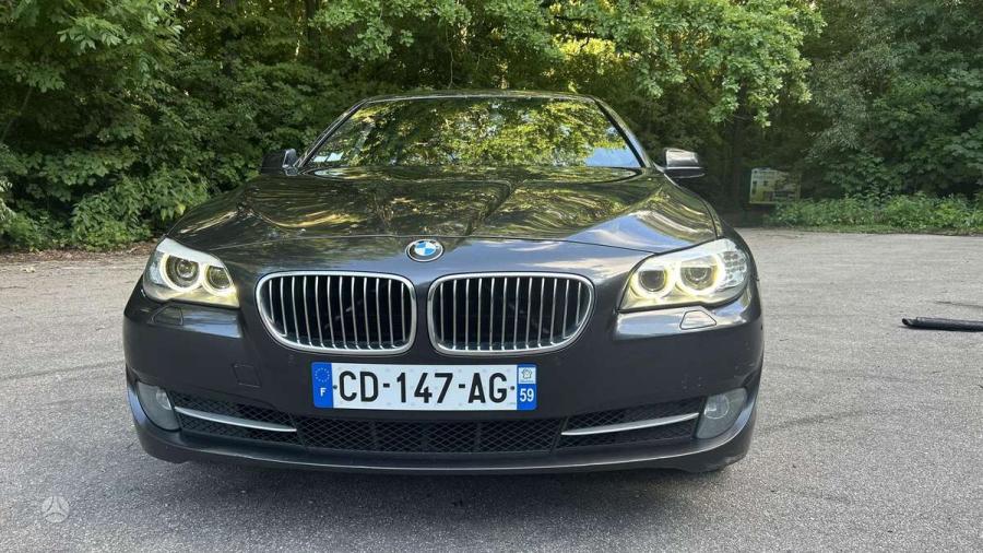 Grey BMW 520 2012 in Kaunas, with an engine capacity of 2.00 L and mileage of 337 thousand km for 6800 €, photo 3 on AUTOMOTO.COM.LV