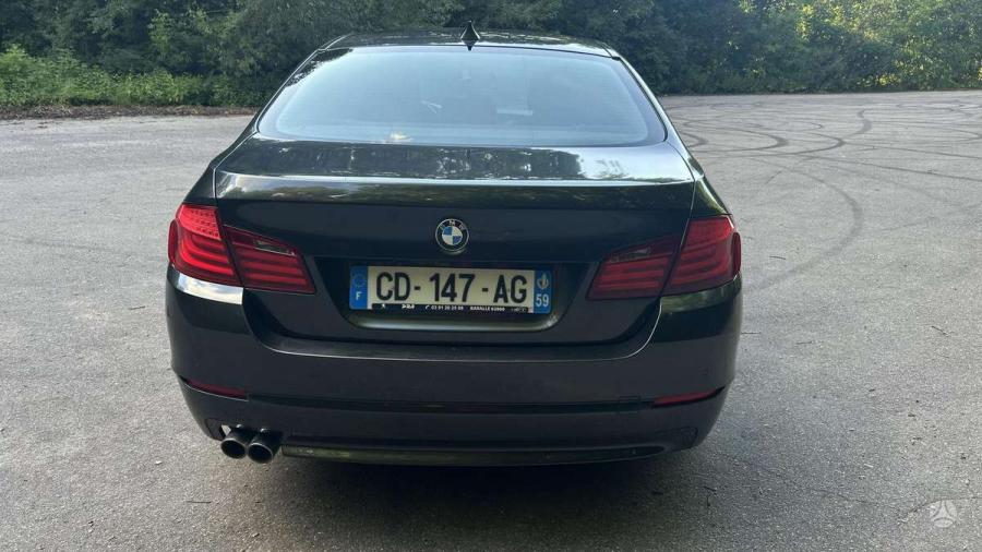 Grey BMW 520 2012 in Kaunas, with an engine capacity of 2.00 L and mileage of 337 thousand km for 6800 €, photo 5 on AUTOMOTO.COM.LV