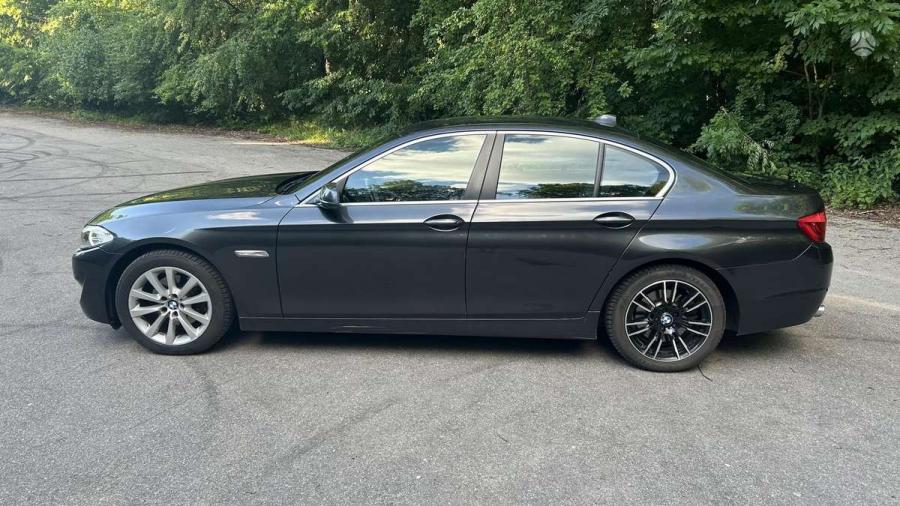 Grey BMW 520 2012 in Kaunas, with an engine capacity of 2.00 L and mileage of 337 thousand km for 6800 €, photo 9 on AUTOMOTO.COM.LV