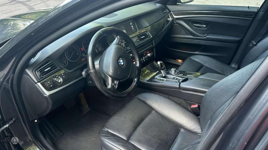 Grey BMW 520 2012 in Kaunas, with an engine capacity of 2.00 L and mileage of 337 thousand km for 6800 €, photo 13 on AUTOMOTO.COM.LV