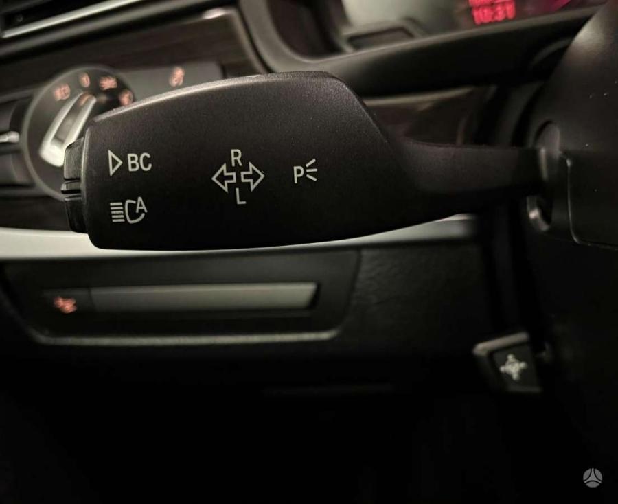 Grey BMW 520 2012 in Marijampole, with an engine capacity of 2.00 L and mileage of 339 thousand km for 8450 €, photo 7 on AUTOMOTO.COM.LV