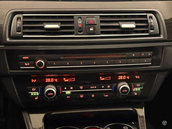 Grey BMW 520 2012 in Marijampole, with an engine capacity of 2.00 L and mileage of 339 thousand km for 8450 €, photo 7 on AUTOMOTO.COM.LV