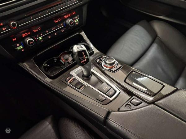 Grey BMW 520 2012 in Marijampole, with an engine capacity of 2.00 L and mileage of 339 thousand km for 8450 €, photo 8 on AUTOMOTO.COM.LV