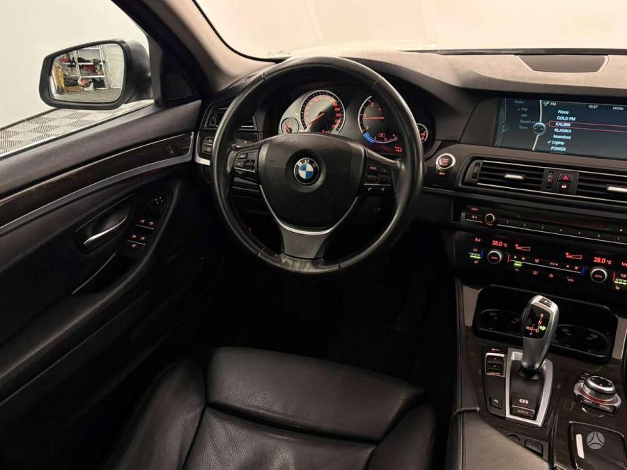 Grey BMW 520 2012 in Marijampole, with an engine capacity of 2.00 L and mileage of 339 thousand km for 8450 €, photo 17 on AUTOMOTO.COM.LV